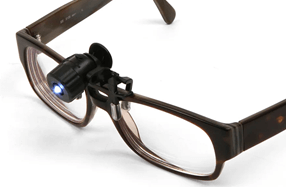 Linterna con clip adaptable para gafas | Regalador.com